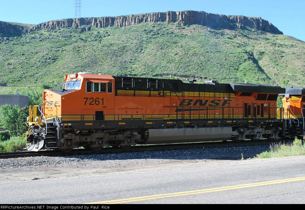 BNSF 7261
